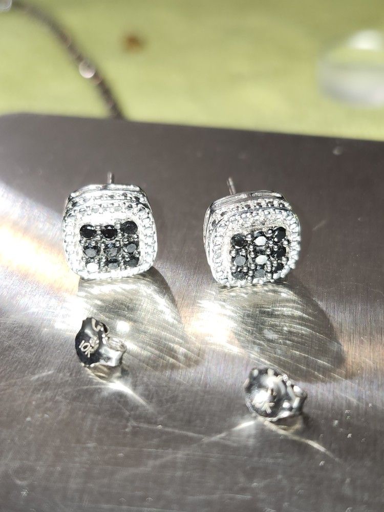 10 Karat White Gold Black Diamond Earrings for Sale in Highland, CA ...