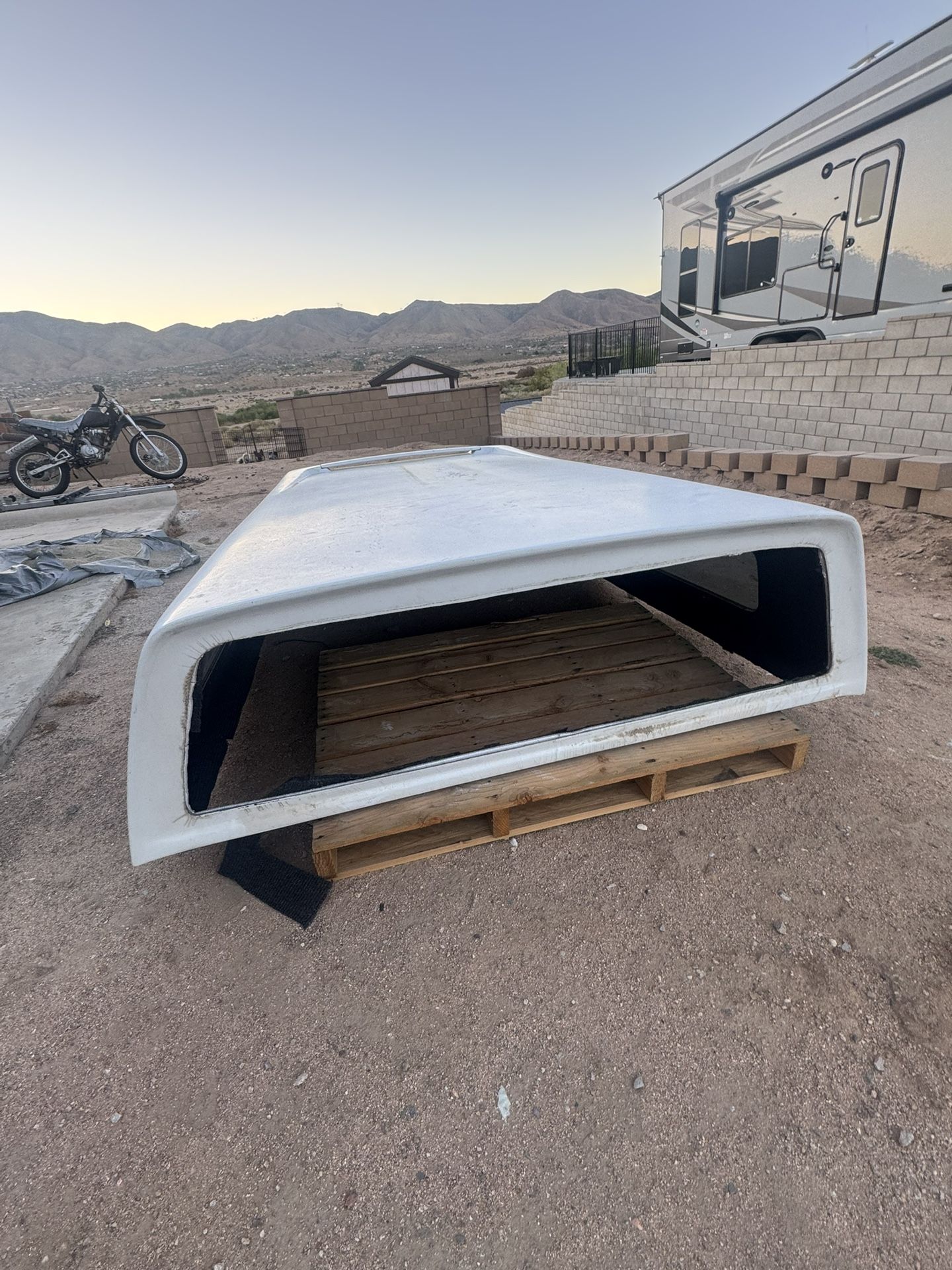 8ft Vision Camper Shell for Sale in Hesperia, CA - OfferUp