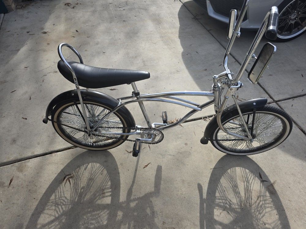 Lowrider Bike for Sale in Visalia, CA - OfferUp