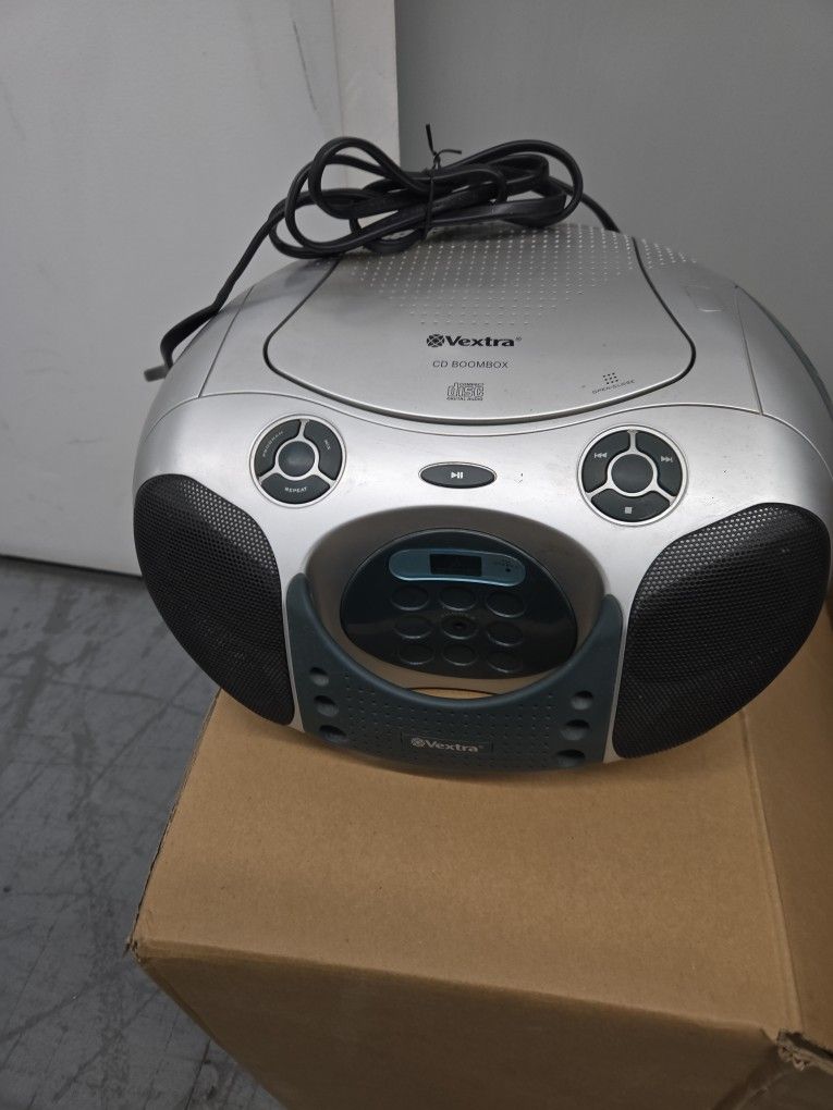 Cd Boom Box for Sale in Whittier, CA - OfferUp
