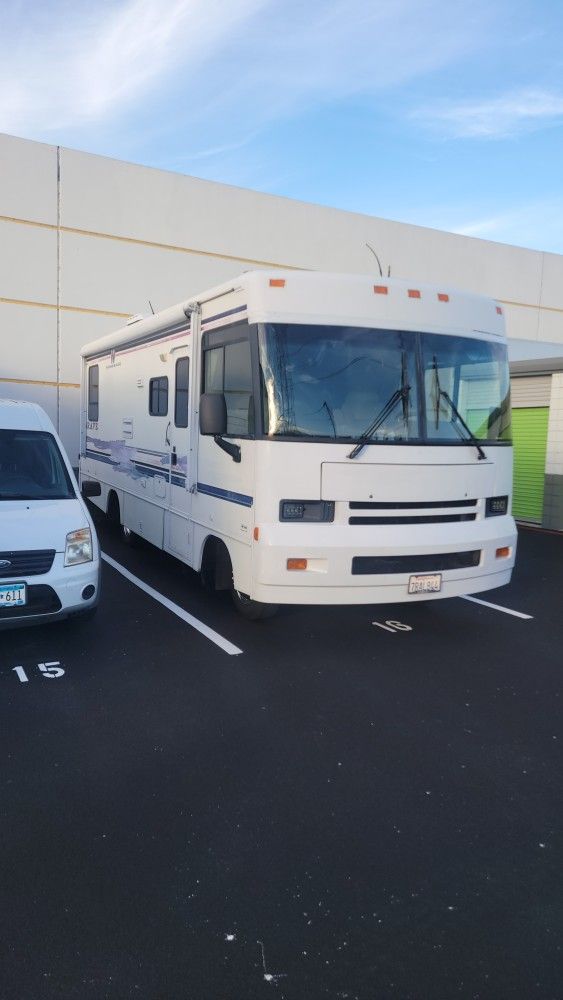1998 Winnebago Brave 26SE for Sale in Fullerton, CA - OfferUp