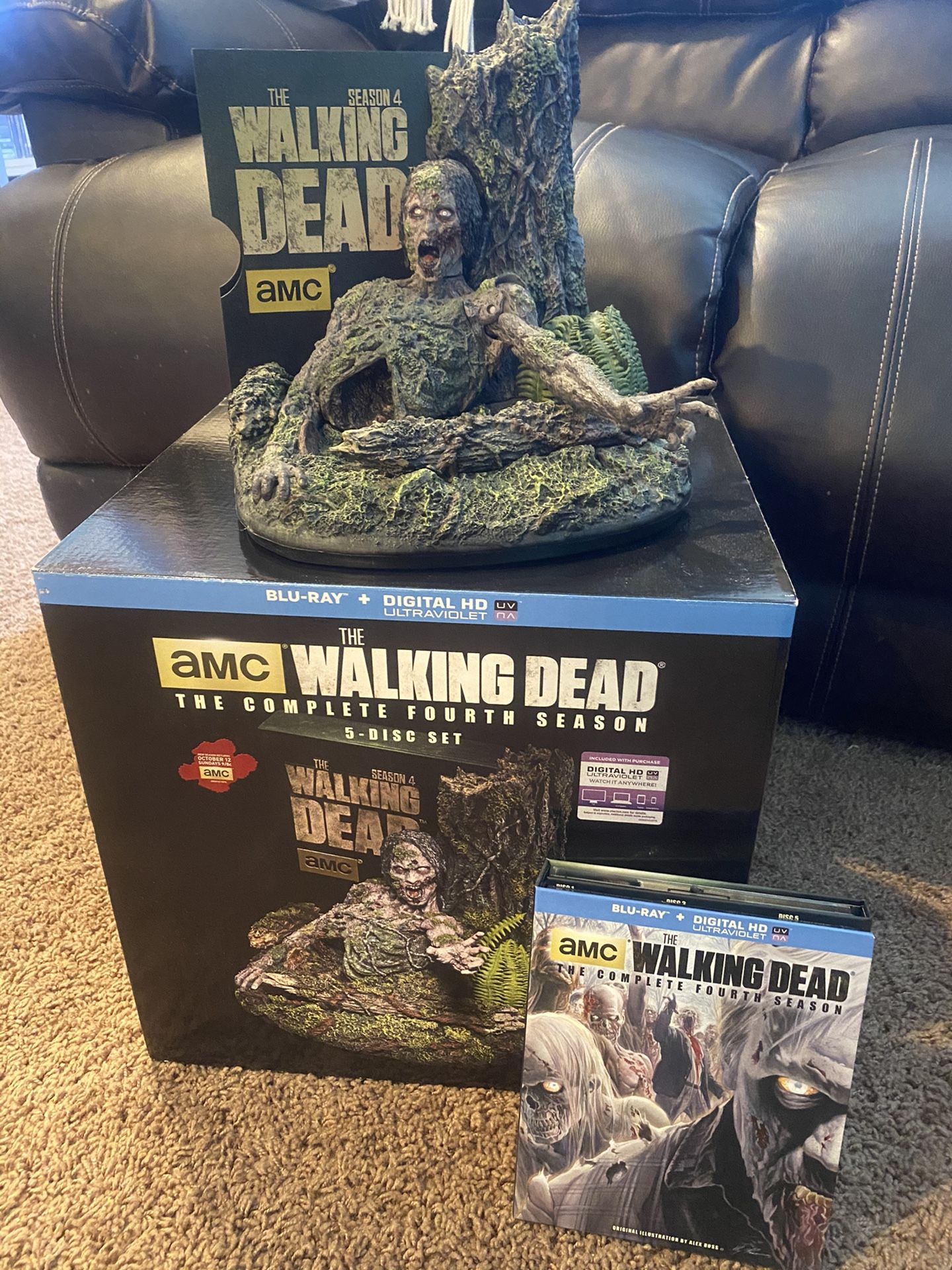 Walking Dead Season 4 Limited Box Set for Sale in Las Vegas, NV - OfferUp