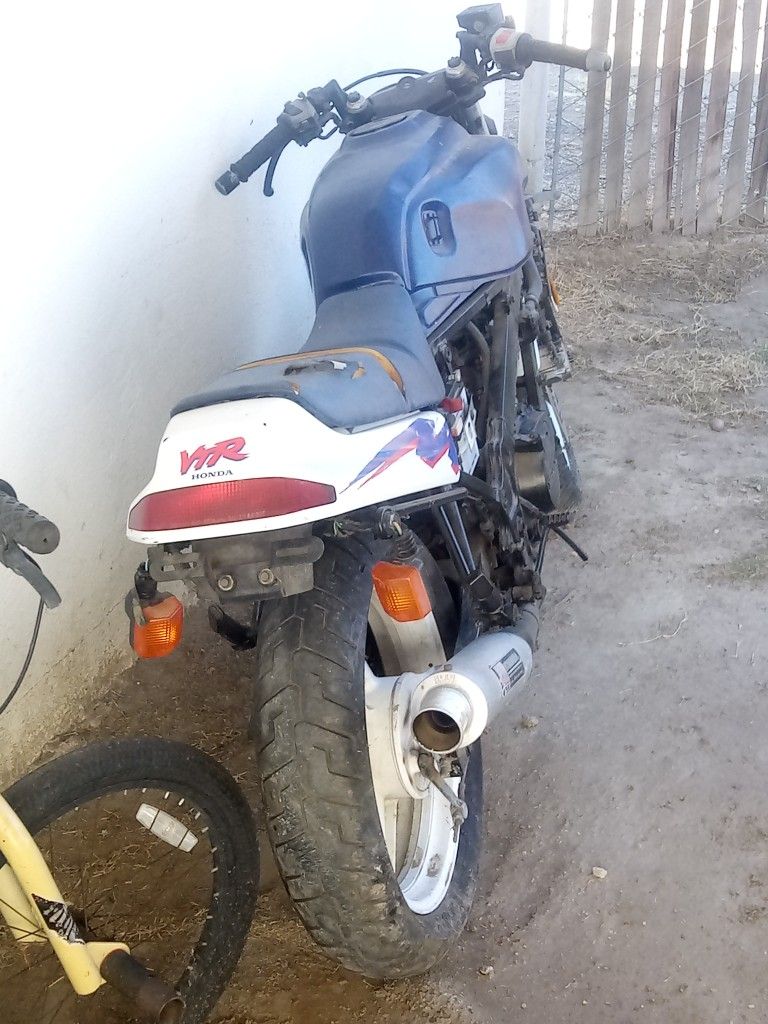 1990 Honda VTR 250 for Sale in Bakersfield, CA - OfferUp