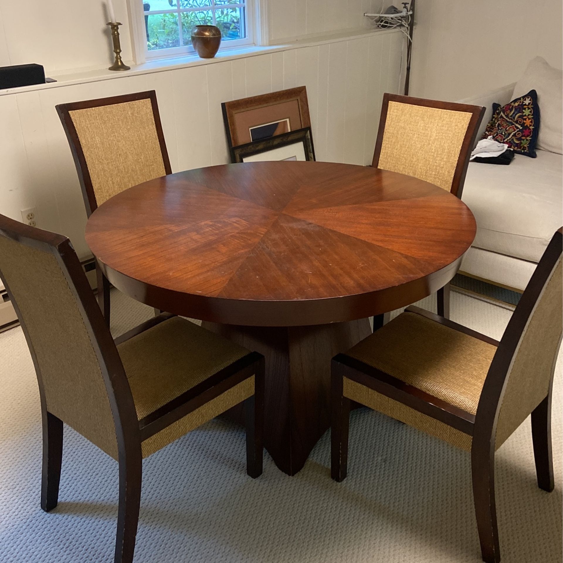 48” Round Dining Table With 4 Chairs for Sale in Enfield, CT - OfferUp