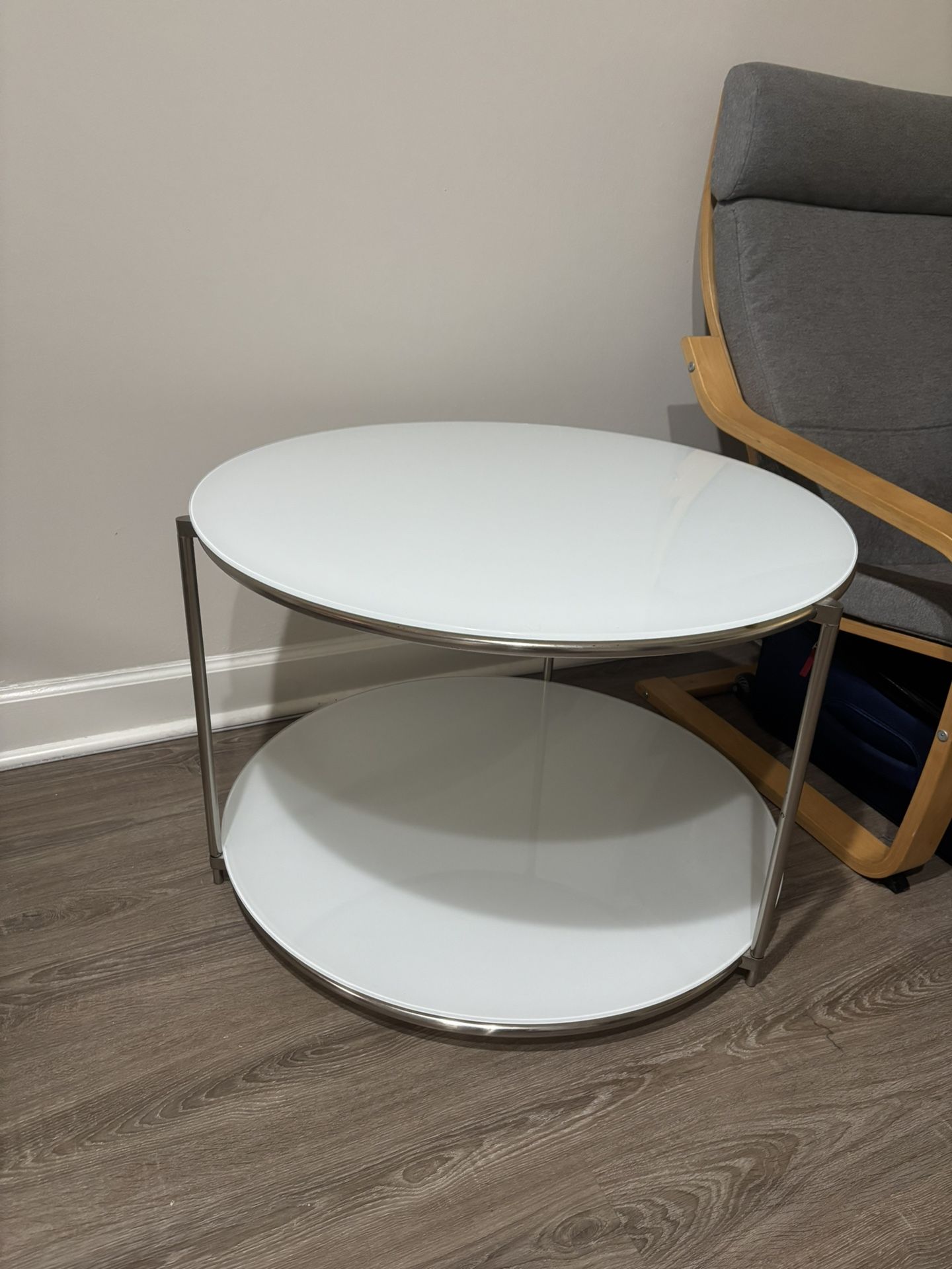 Coffee Table White Round for Sale in Hialeah, FL - OfferUp