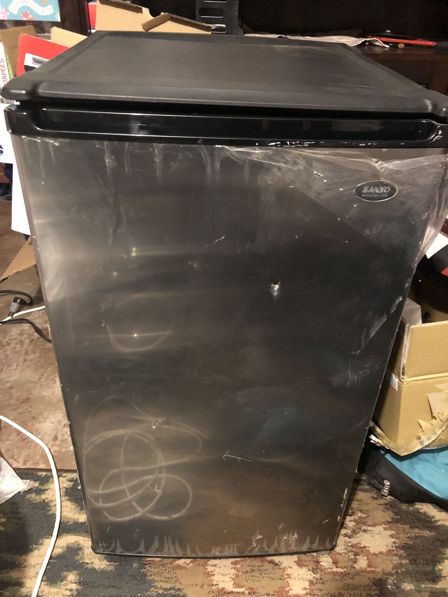 Sanyo Compact Refrigerator Stainless. 4.4 CU FT for Sale in Portland ...