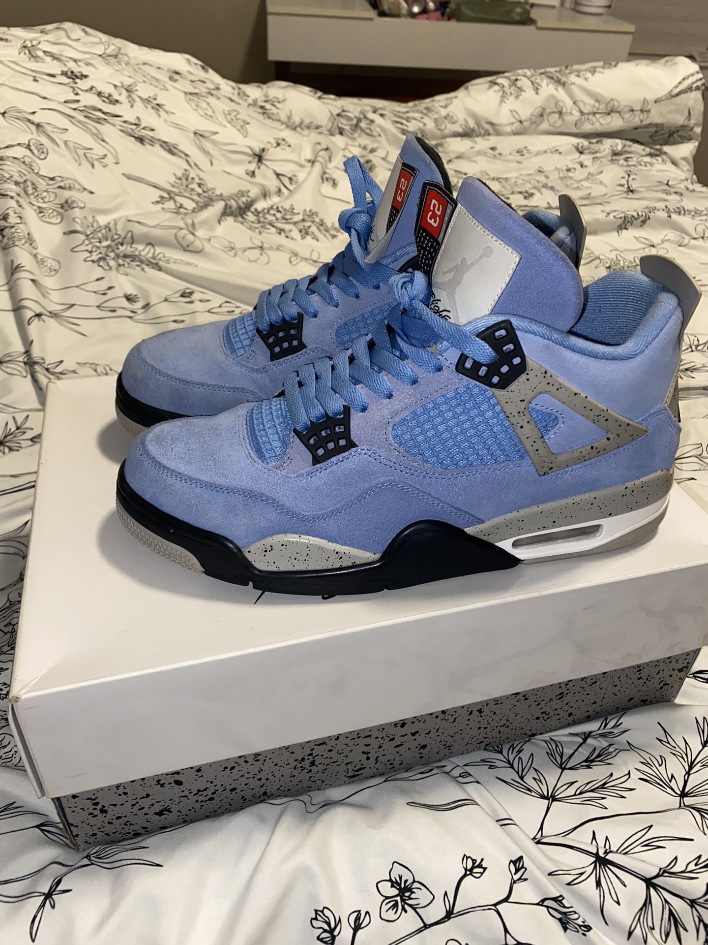 Jordan 4 University Blues for Sale in San Antonio, TX - OfferUp
