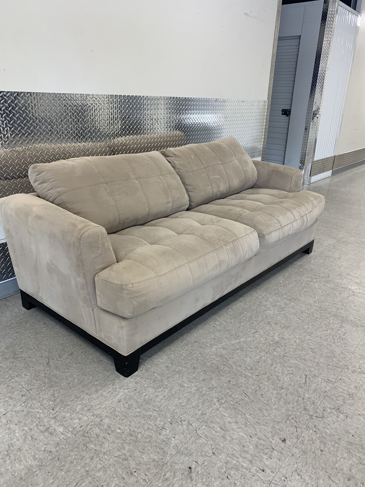 Top-Quality Cindy Crawford Pullout Couch ONLY $315 ($1,800 Retail ...