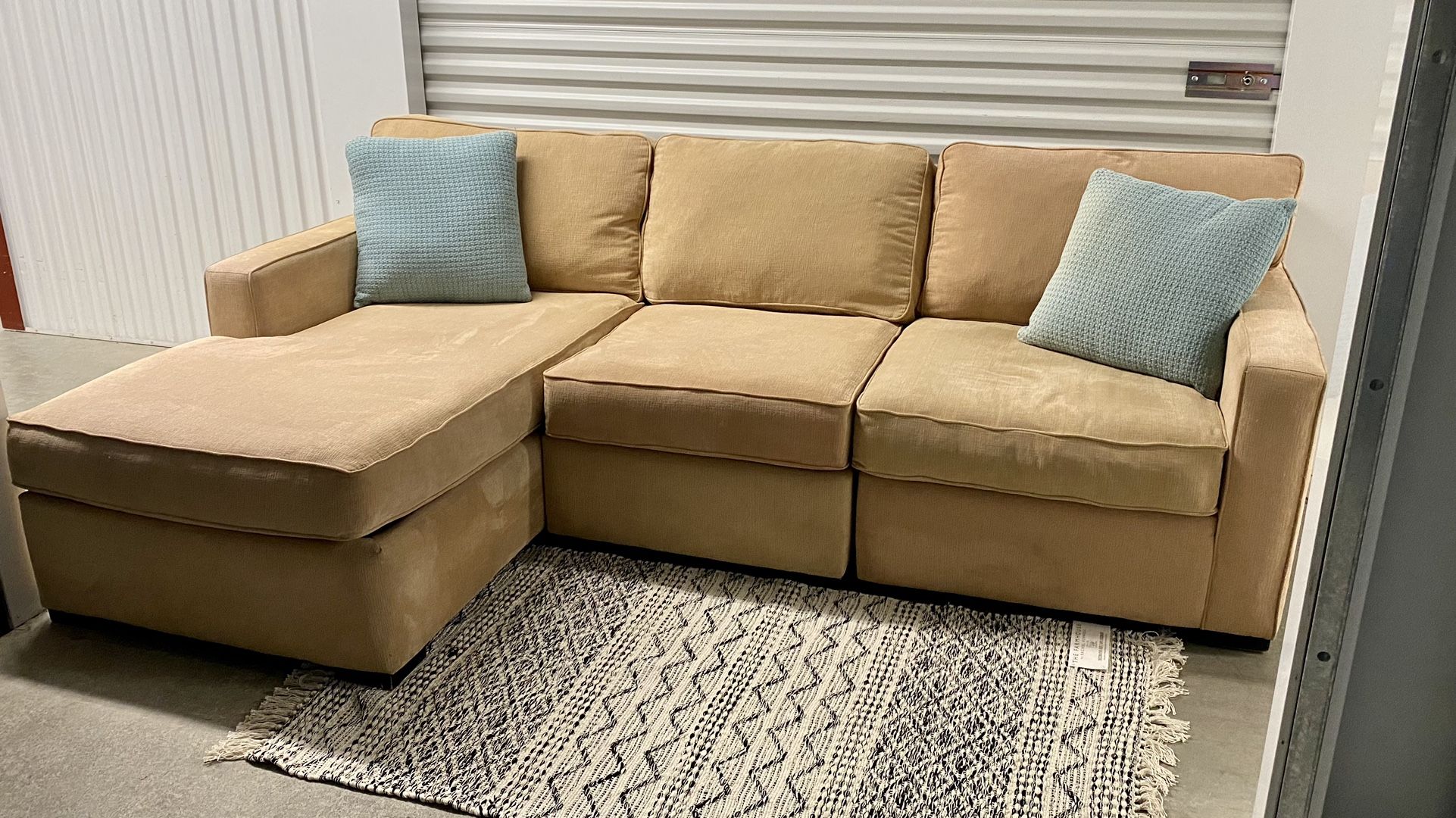 Johnathan Louis 3 Piece Modular Sectional for Sale in Seattle, WA - OfferUp