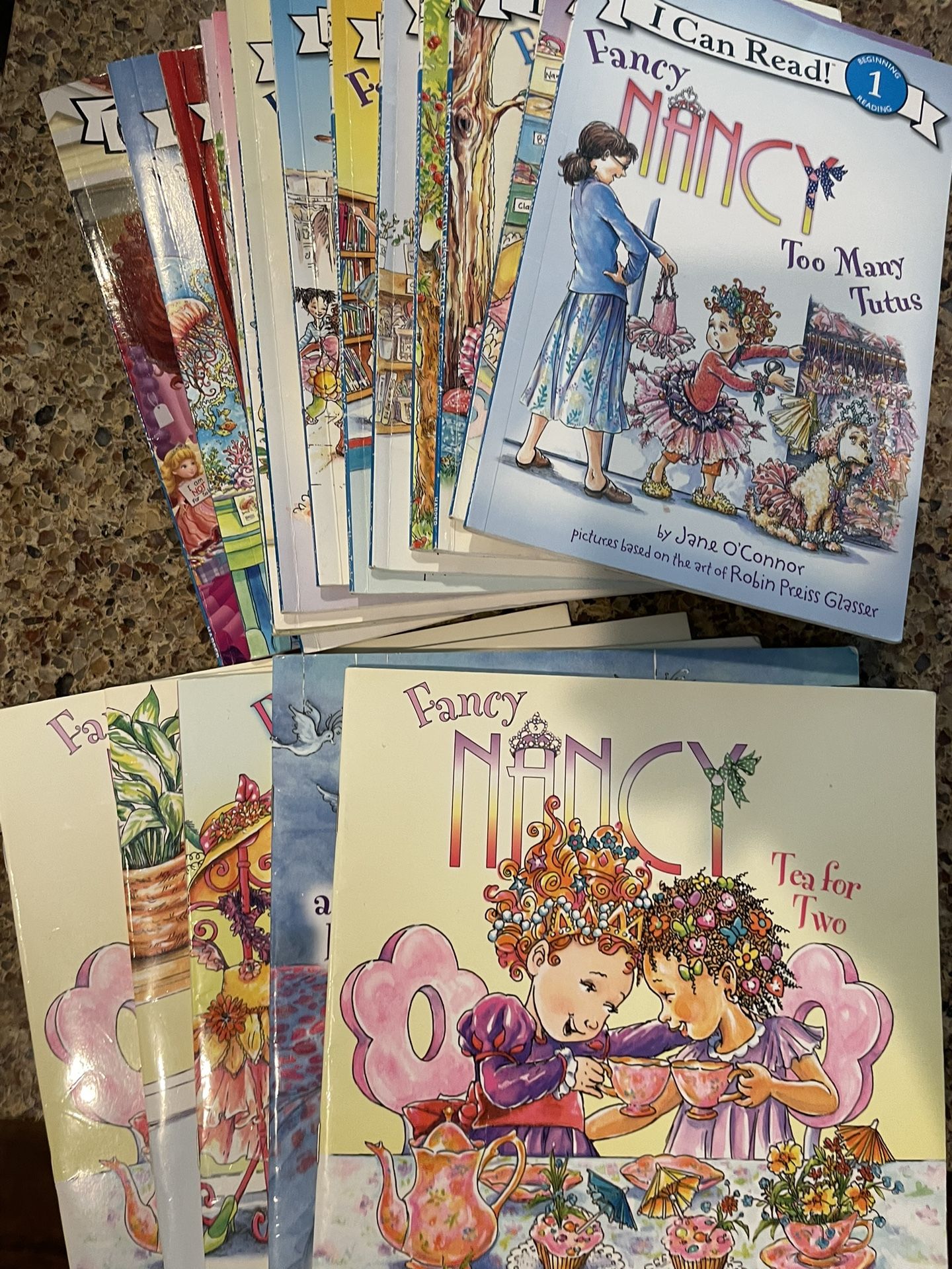 18 Kid’s books Fancy Nancy for Sale in Renton, WA - OfferUp