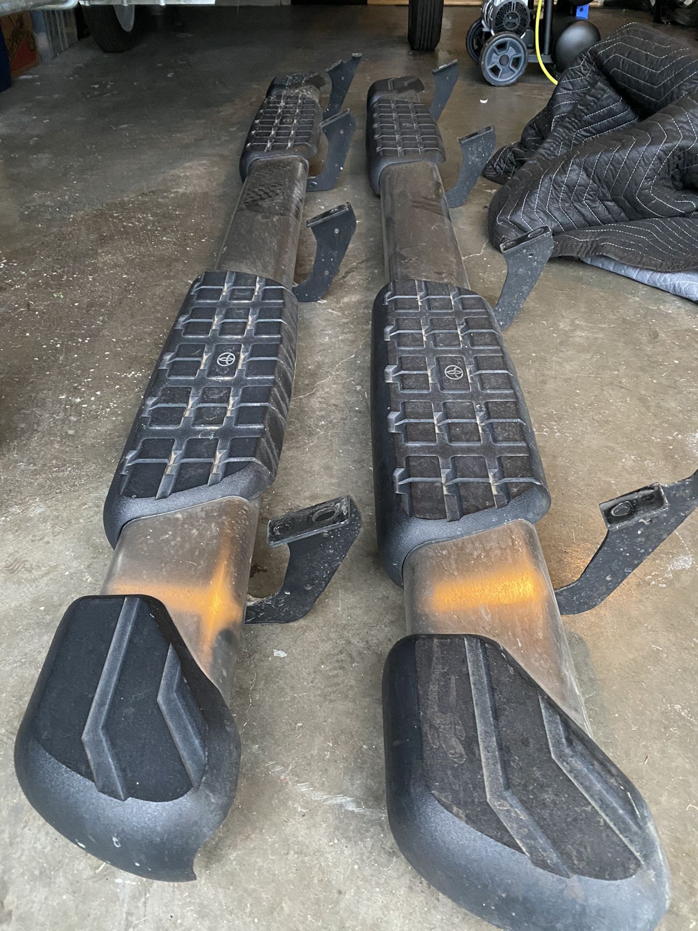 Toyota Tundra OEM Running Boards 2014-2020 for Sale in Tacoma, WA - OfferUp