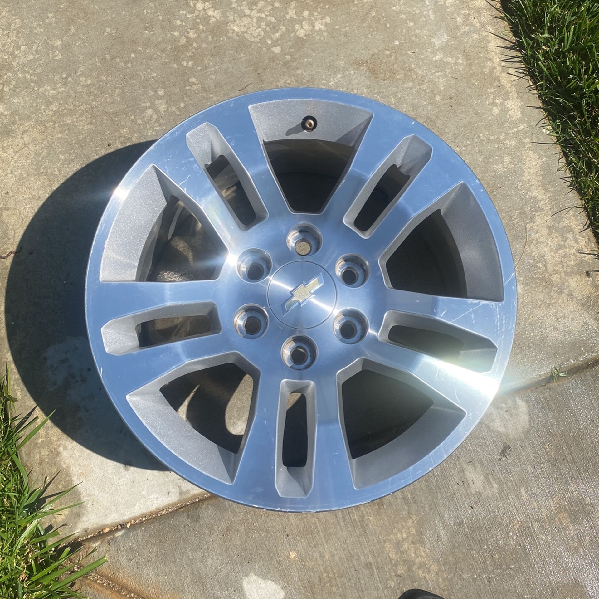 18 inch Chevy rims for Sale in Beaumont, CA - OfferUp