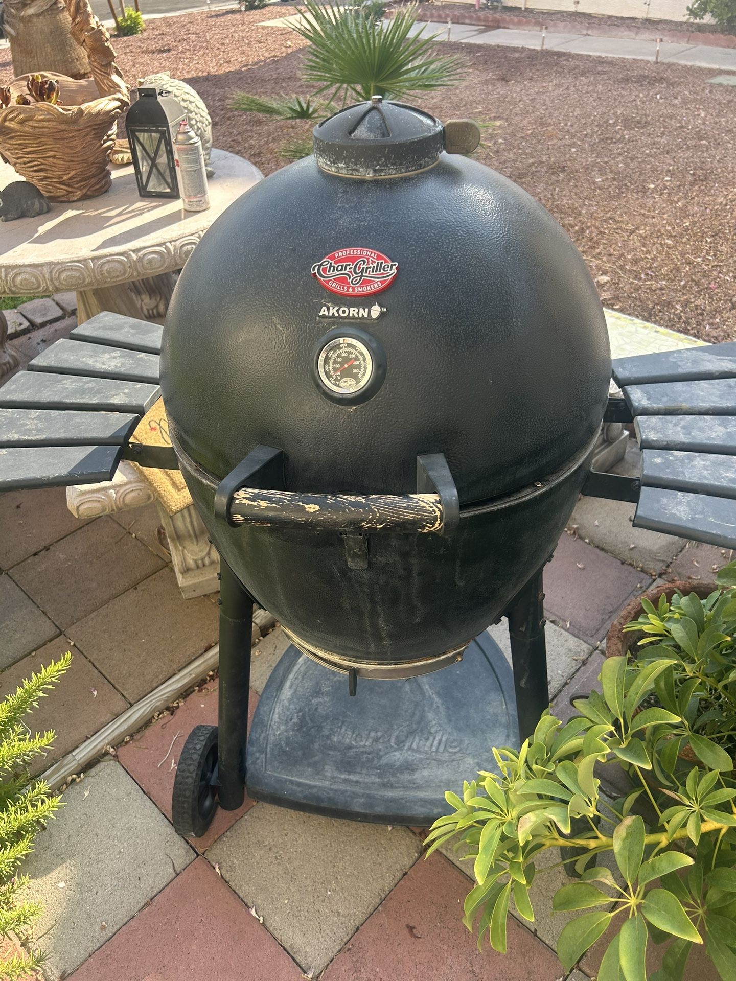 Chargriller Akorn Grill Smoker Charcoal! for Sale in Henderson, NV ...