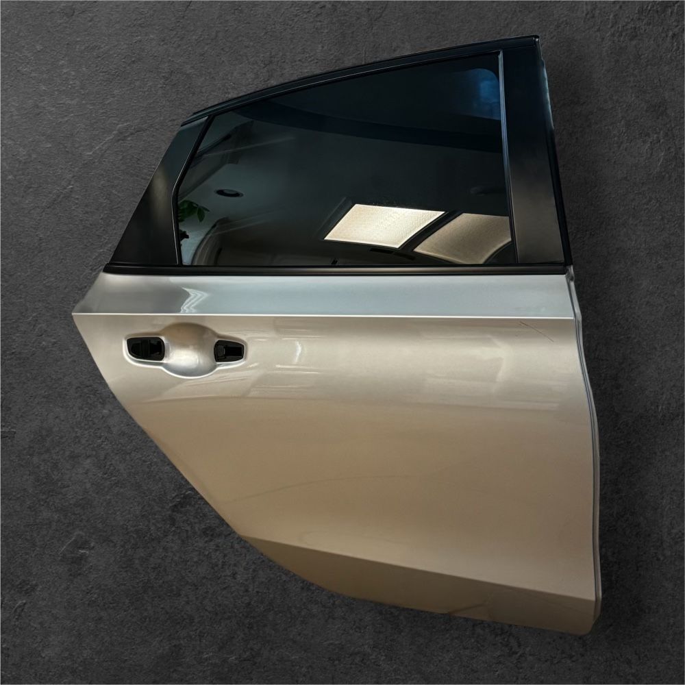 Honda Civic Passenger Rear Door for Sale in Bakersfield, CA - OfferUp