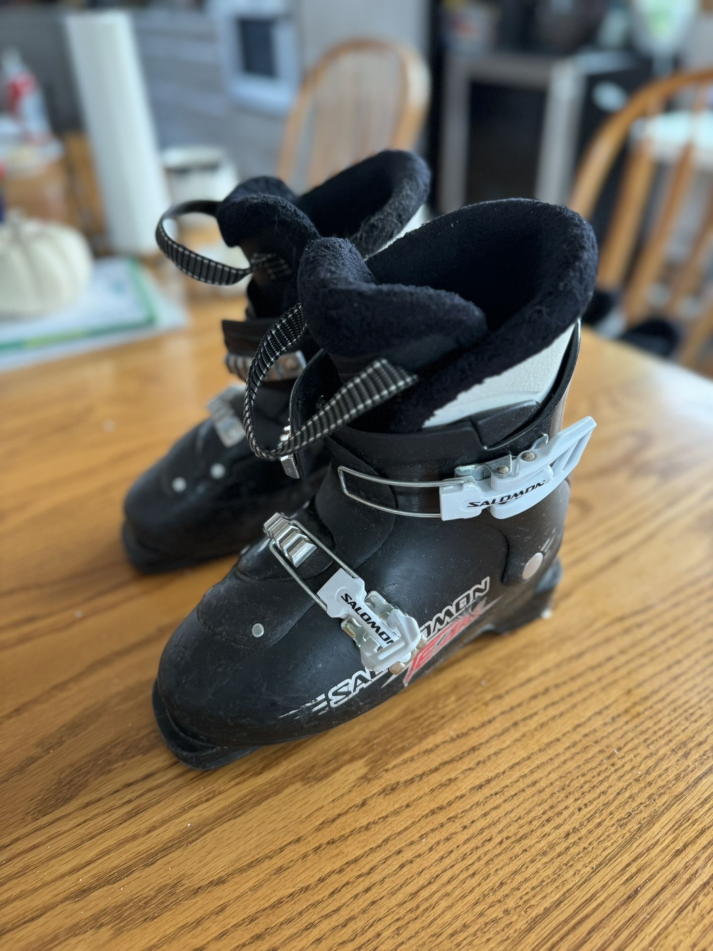 Salomon team Solomon Kids Ski Boots for Sale in Bellevue, WA - OfferUp