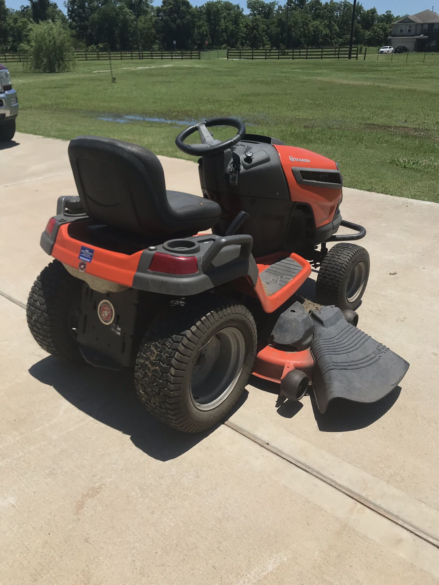 54 inch Husqvarna Riding Lawn Mower for Sale in Arcola, TX - OfferUp
