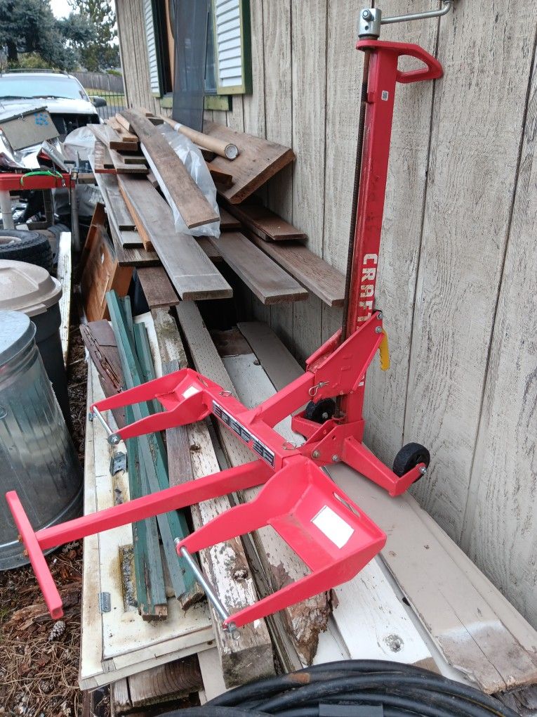 Lawn Mower And Quad Screw Lift Jack for Sale in Graham, WA - OfferUp