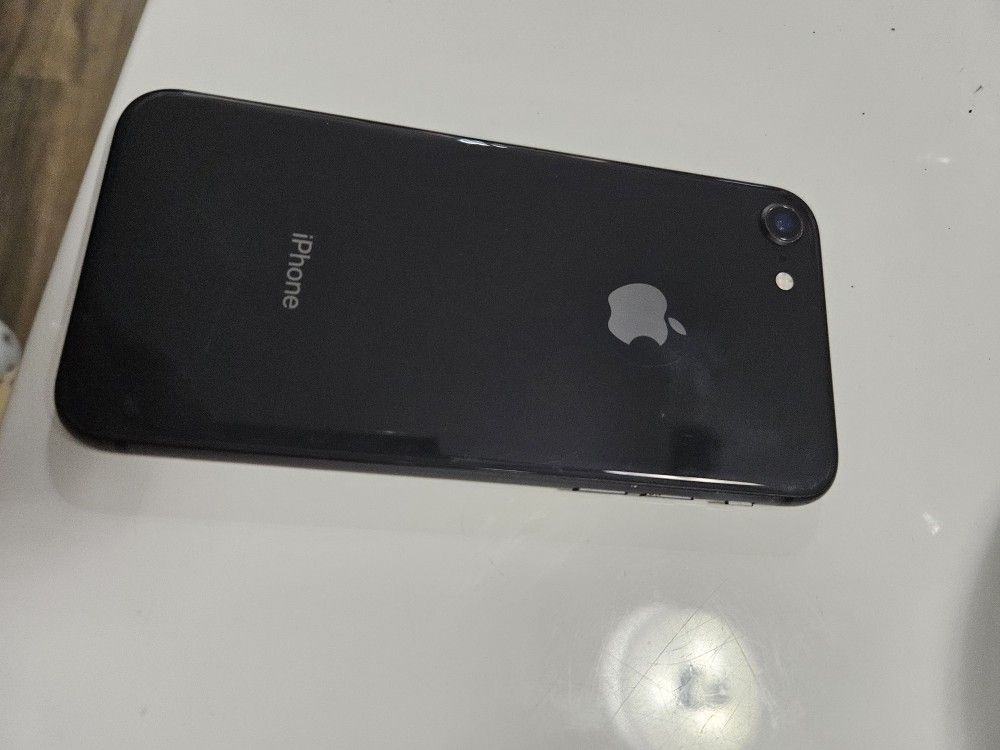 Iphone 8 for Sale in Quail Heights, FL - OfferUp