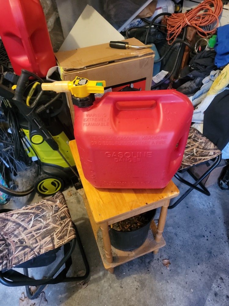 Gas Cans 5 Gal 2.5 Gal 1.25 Gal for Sale in Stafford Township, NJ - OfferUp