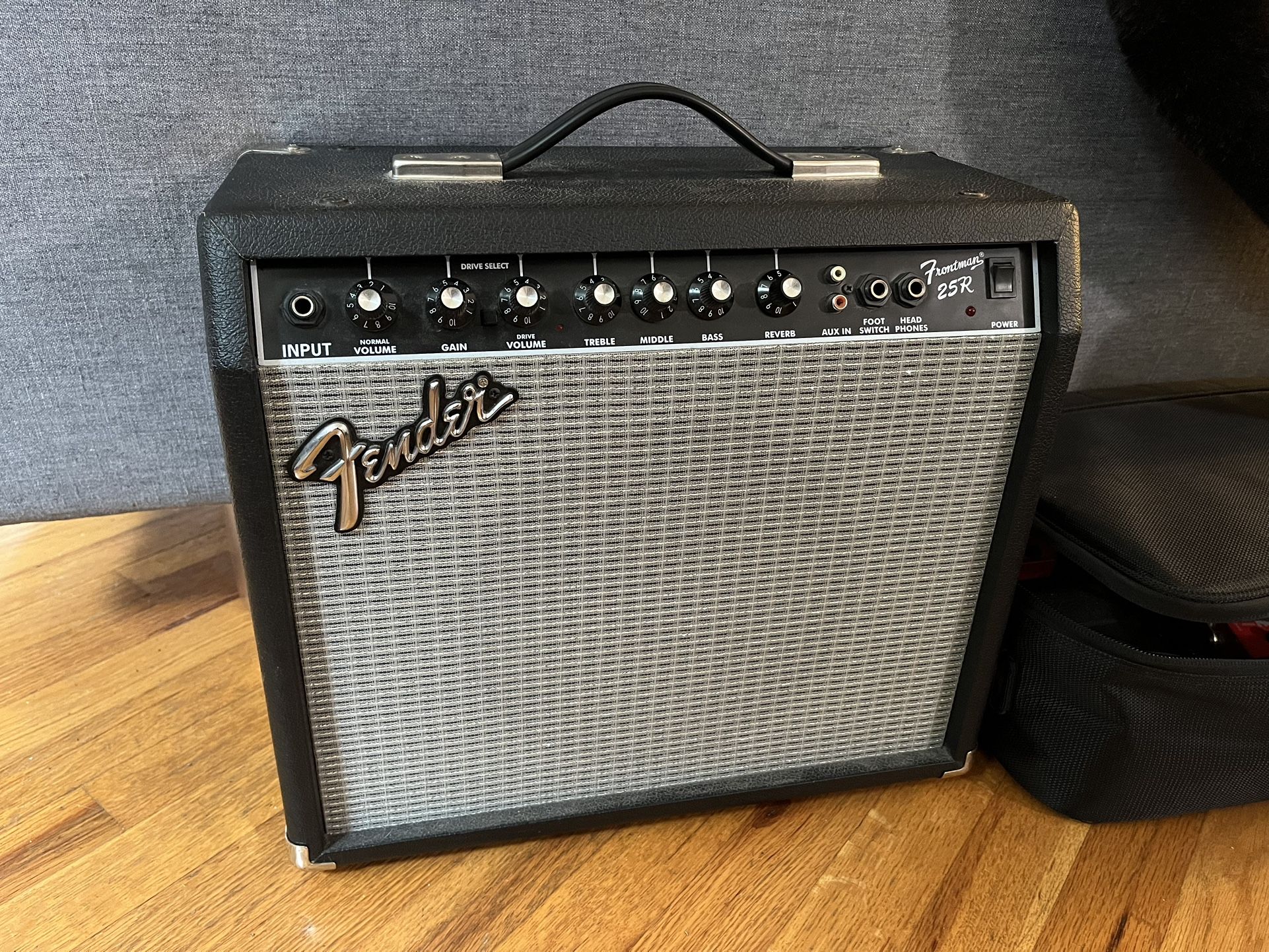 Fender Frontman 25R Guitar Amp for Sale in Seattle, WA - OfferUp