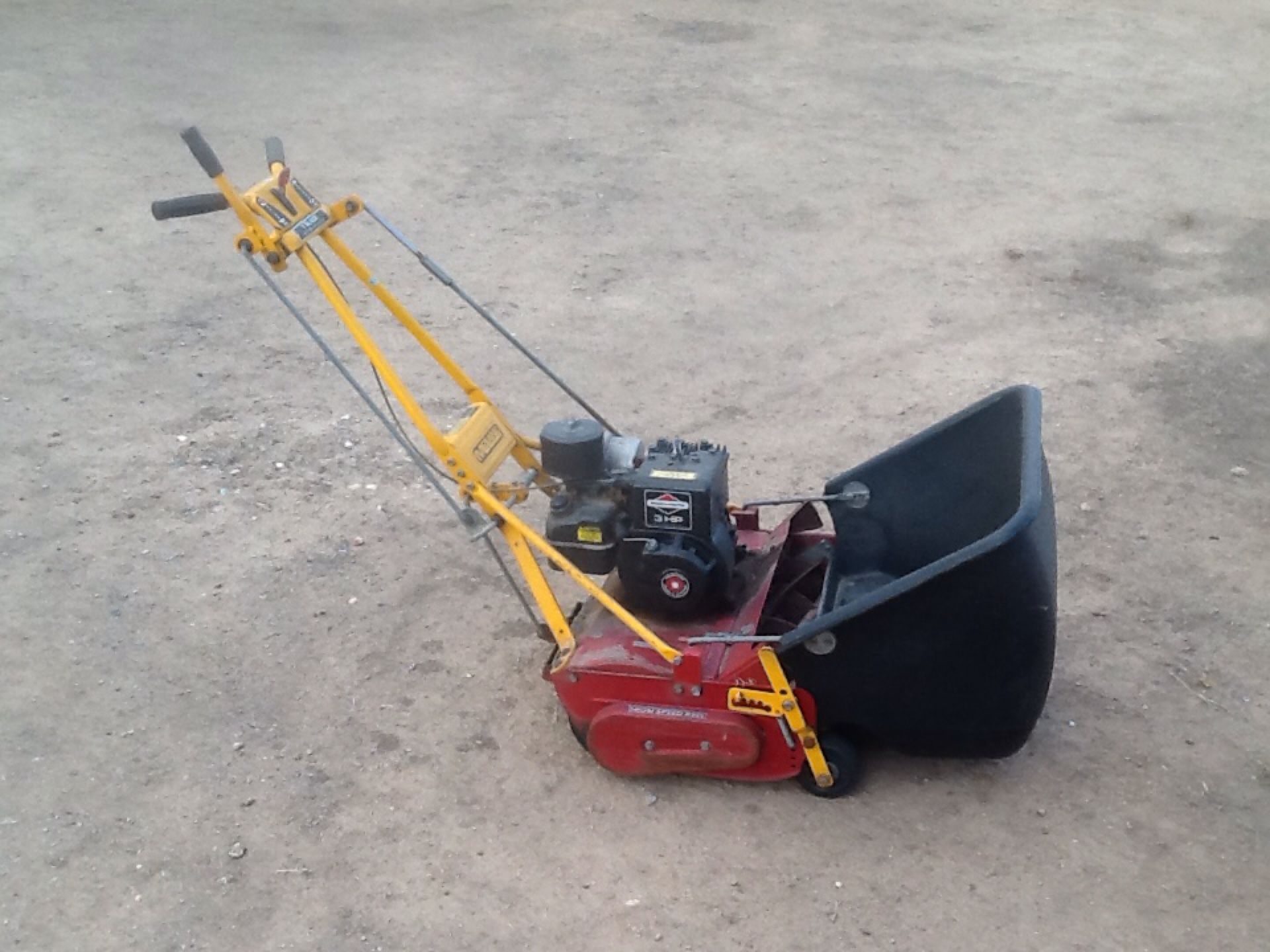 Mclane 7 blade low cut tiff mower for Sale in Glendale, AZ - OfferUp