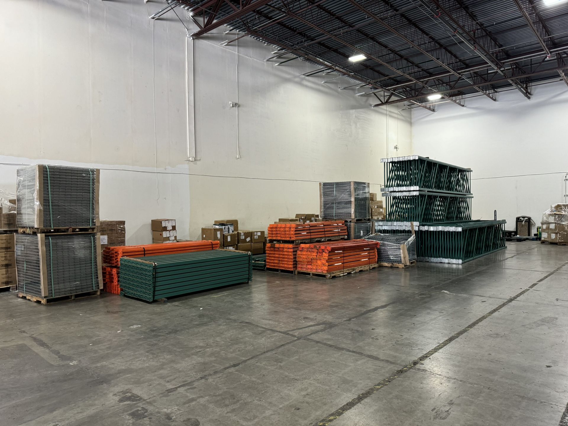 Used Pallet Racks Industrial Warehouse shelving forklifts Liquidation ...