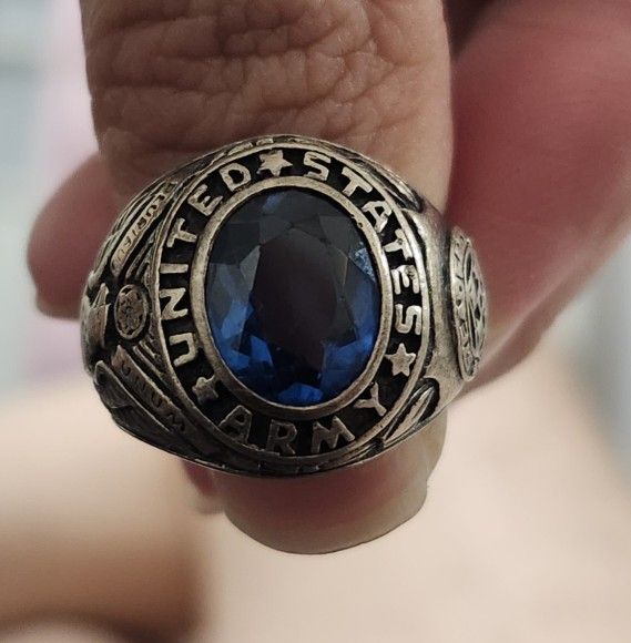 Army Class Ring With Sapphire for Sale in Long Beach, CA - OfferUp