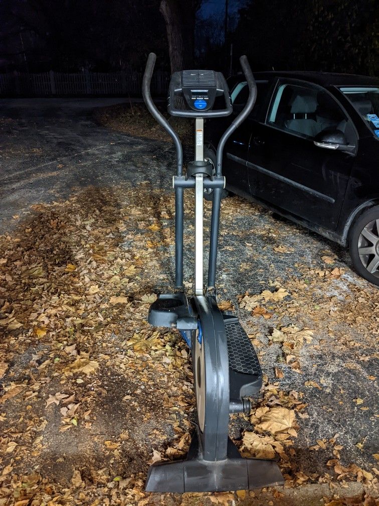Pro-Form Elliptical for Sale in Libertyville, IL - OfferUp