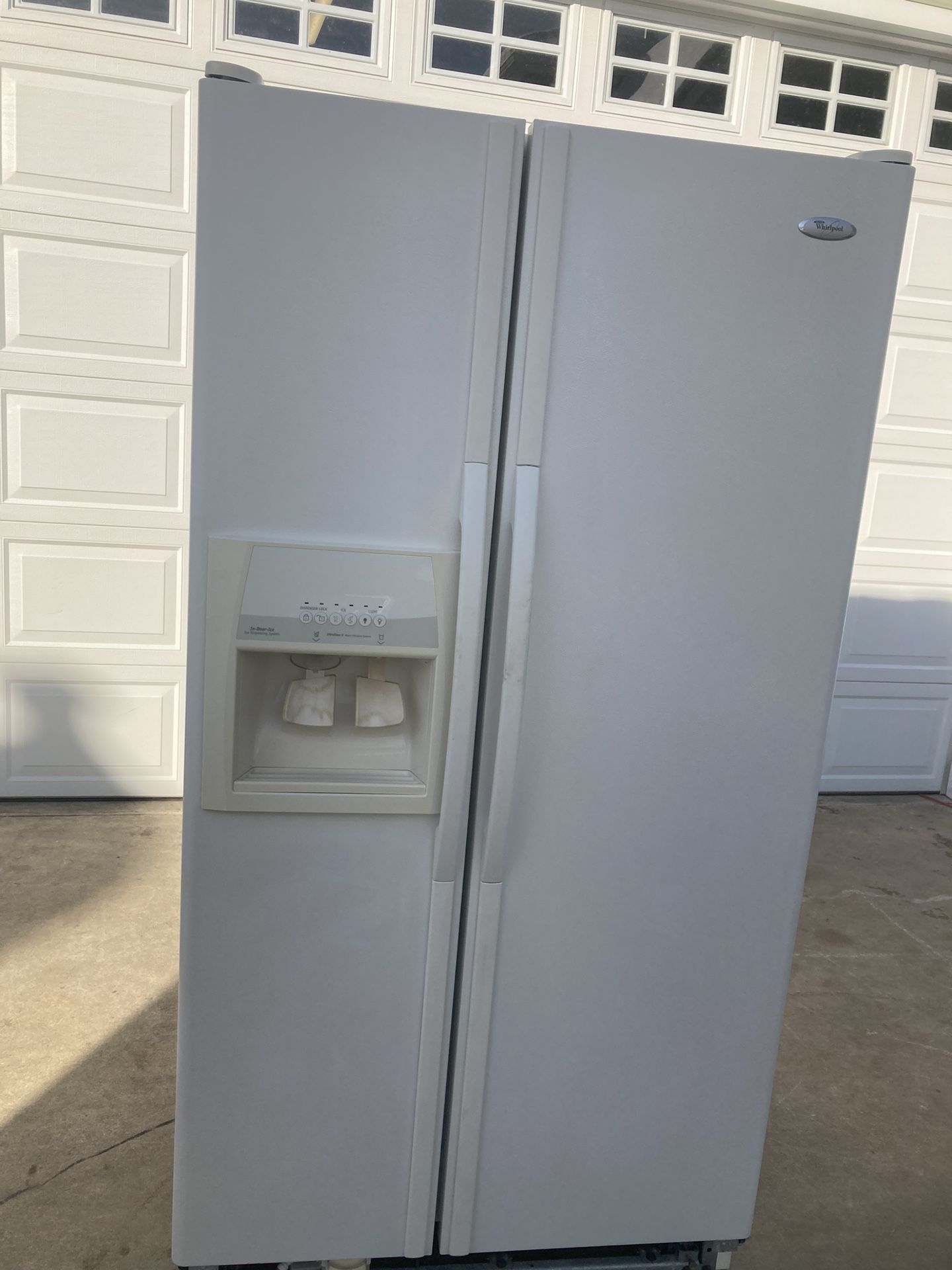 Refrigerador Side By Side Biscuit Color for Sale in Woodstock, IL - OfferUp