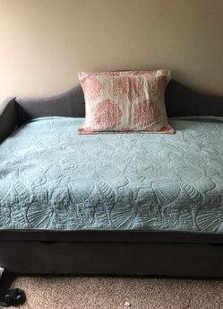 Jeromes daybed store