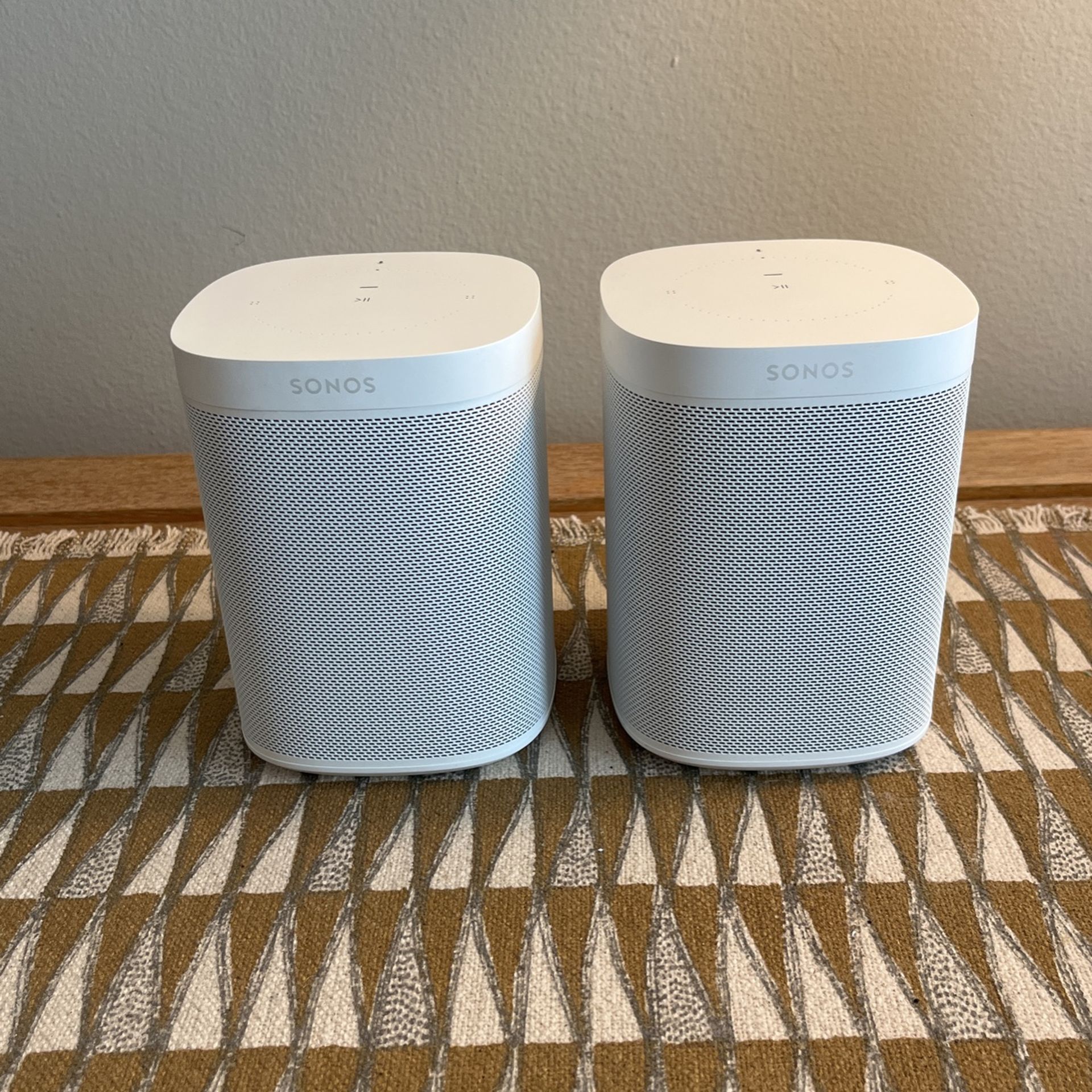 Sonos One speakers (pair) for Sale in Santa Monica, CA - OfferUp