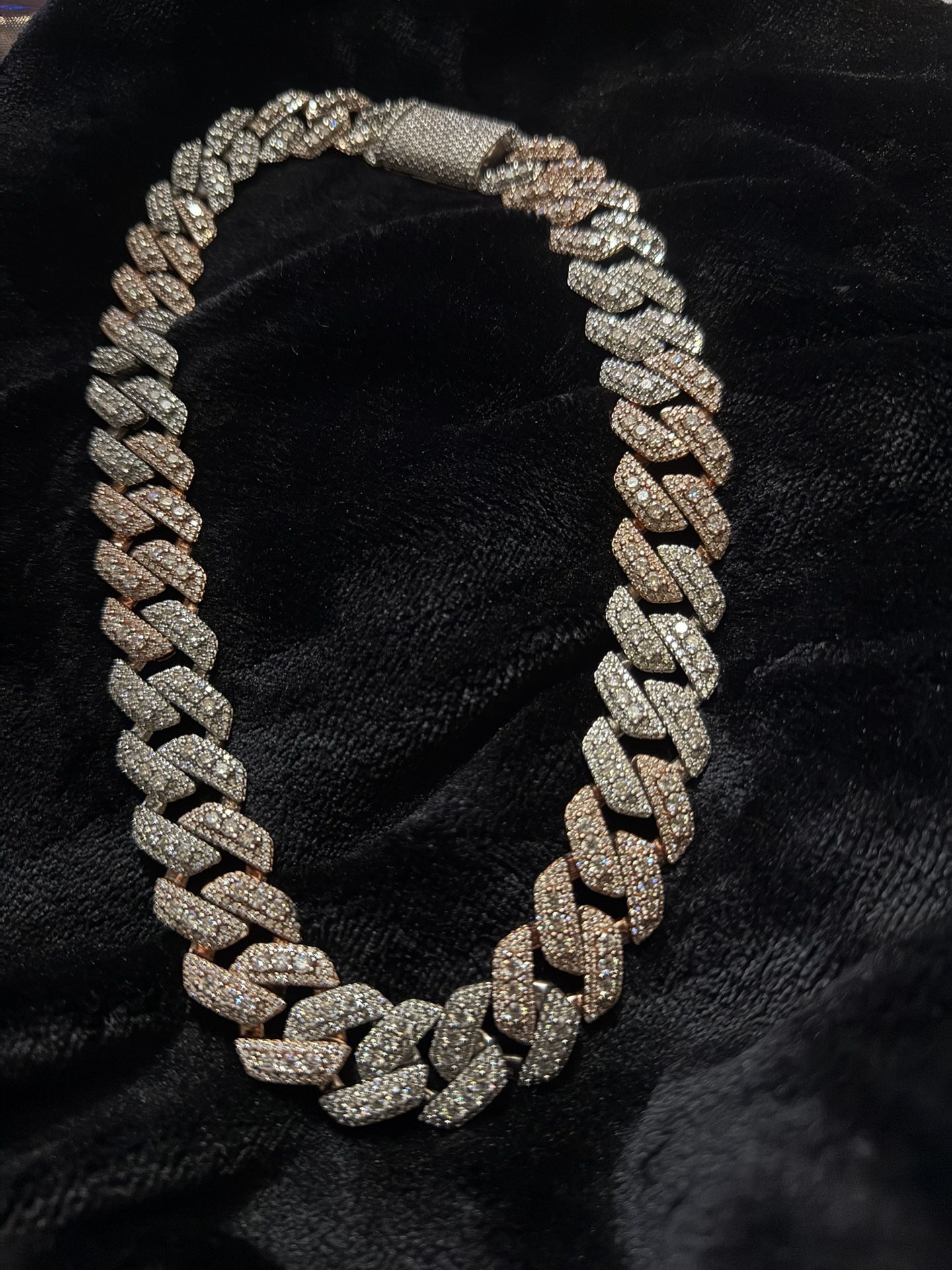 Bust Down 2 Tone Chain for Sale in Fort Worth, TX - OfferUp