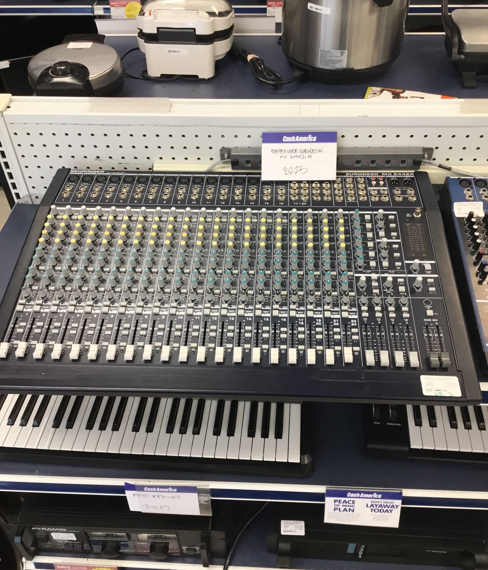 Behringer Eurodesk MX 2442A for Sale in Chicago, IL - OfferUp