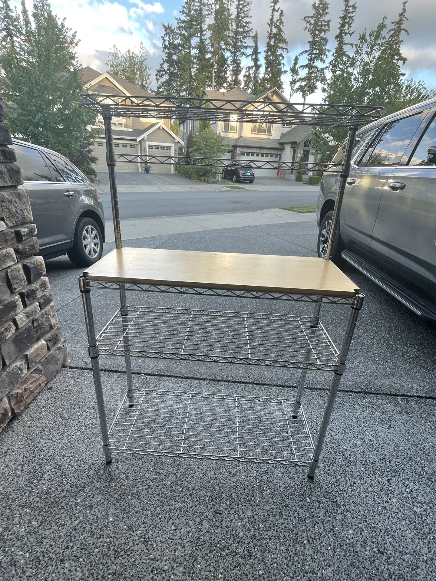 Outdoor Bakers Rack for Sale in Issaquah, WA - OfferUp