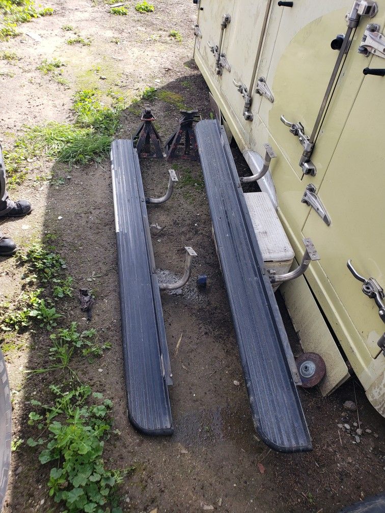 Chevy Suburban Running Boards for Sale in Irwindale, CA - OfferUp