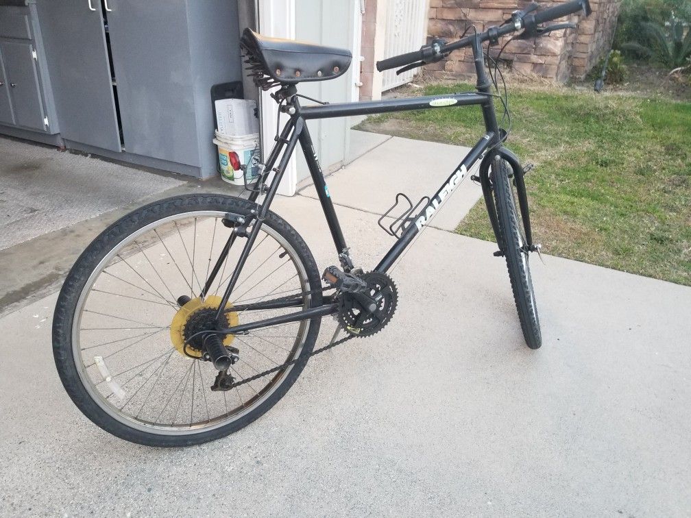 Raleigh 26", 15 Speed Bicycle for Sale in Downey, CA - OfferUp