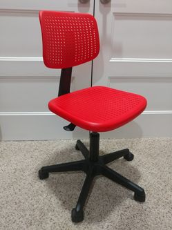 IKEA Alrik RED SWIVEL CHAIR for Sale in Camas WA OfferUp