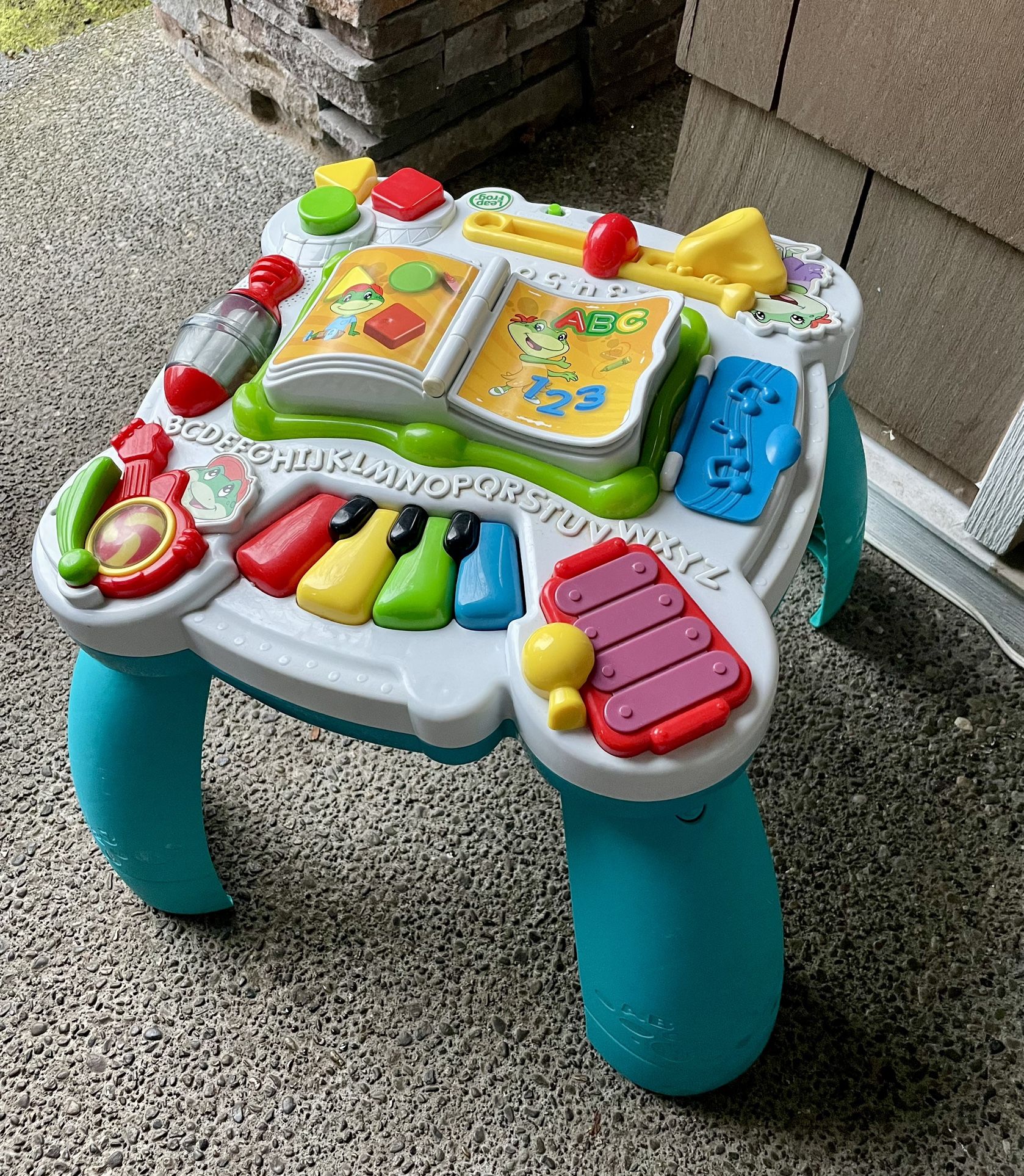 LeapFrog Learn & Groove Musical Table for Sale in Renton, WA - OfferUp