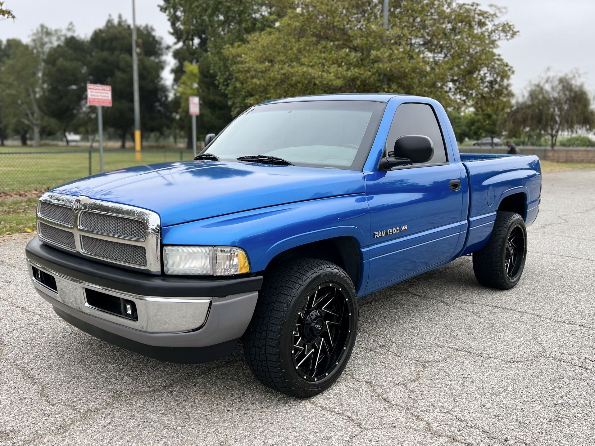 2000 Dodge Ram 1500 for Sale in El Monte, CA - OfferUp