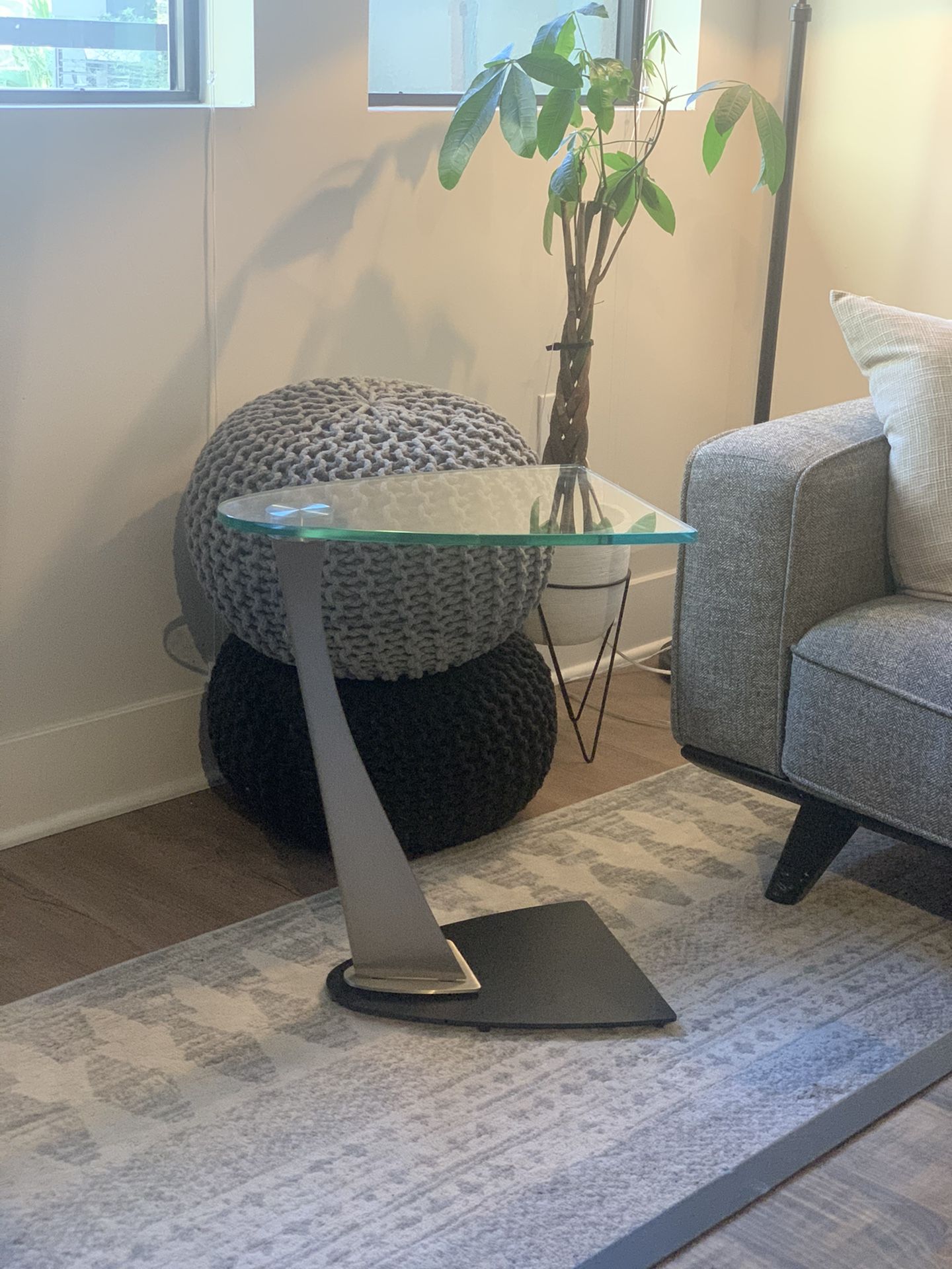 Iris Accent Table for Sale in Phoenix, AZ - OfferUp