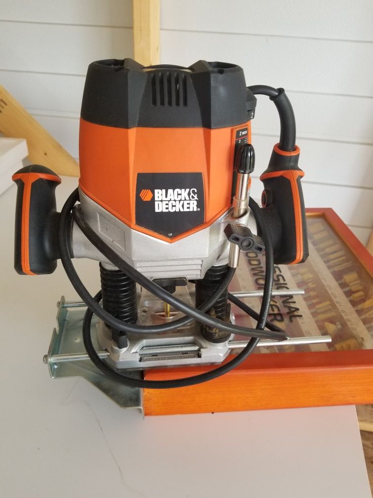 Black & Decker RP250 Plunge with Professional Woodworker 7744 72-Piece ...