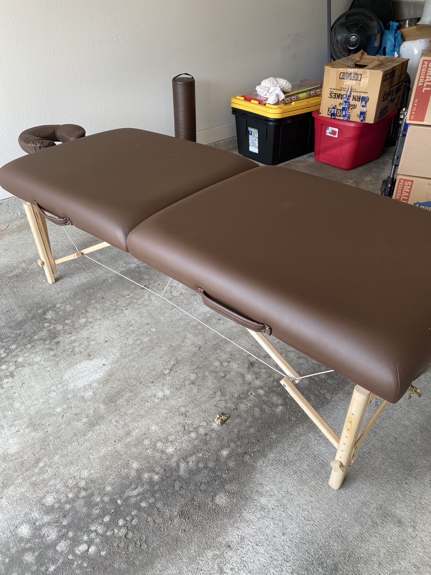 EarthLite Alumnus NT Portable Massage Table for Sale in Glendale, AZ ...