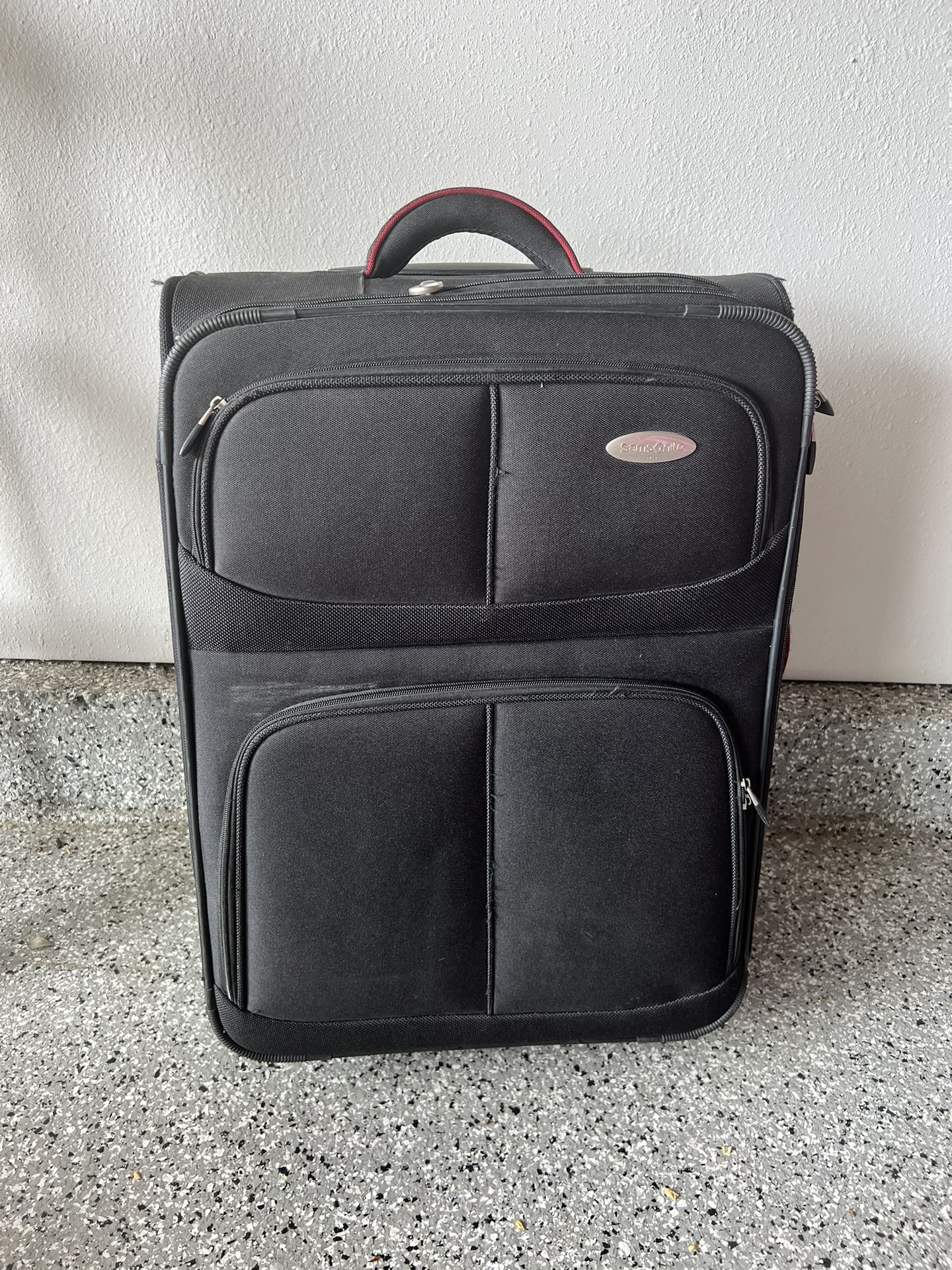 Samsonite Suitcase (Two wheels) for Sale in Yorba Linda, CA - OfferUp