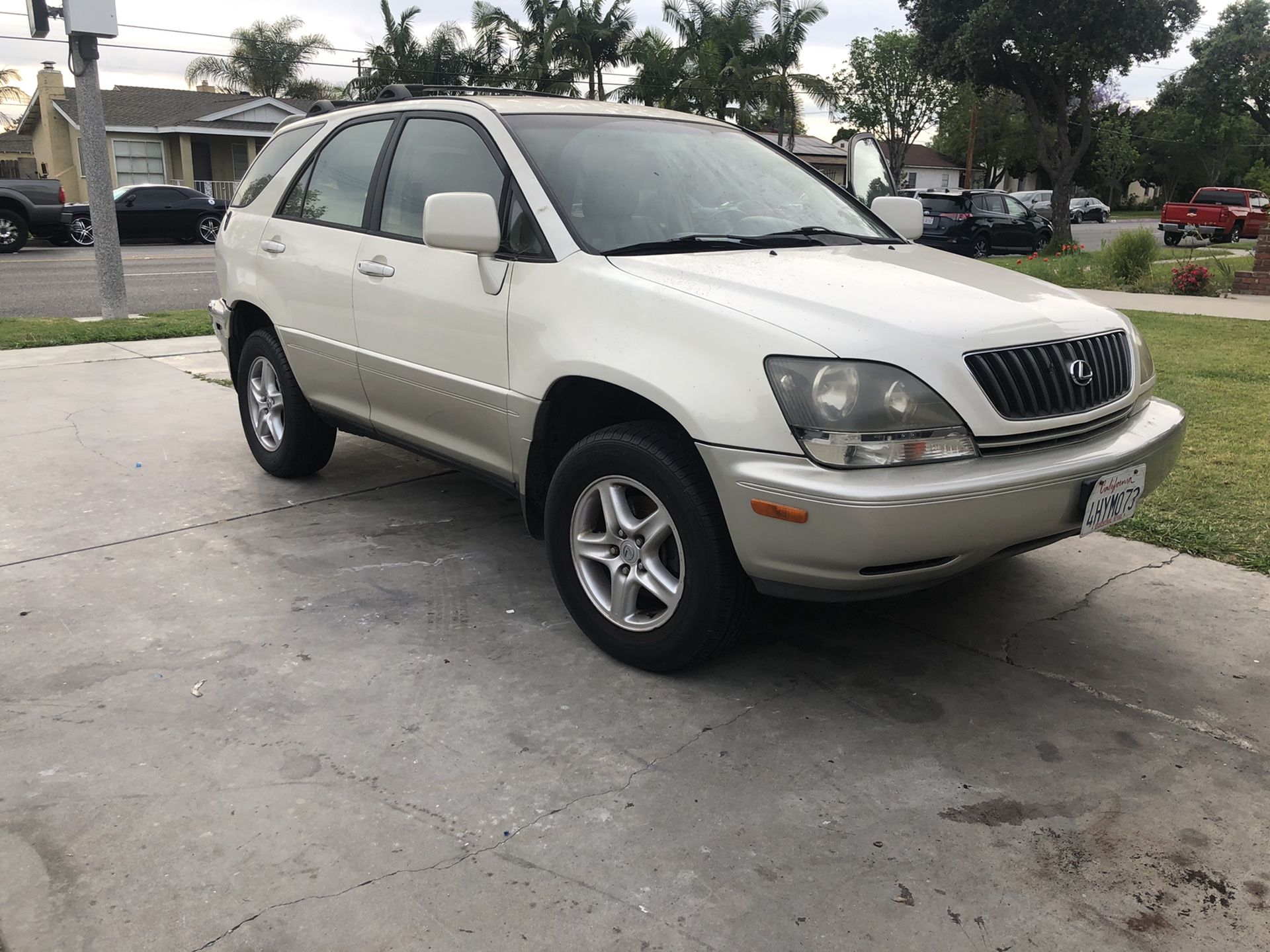 2000 Lexus SUV RX 300 for Sale in Lakewood, CA - OfferUp
