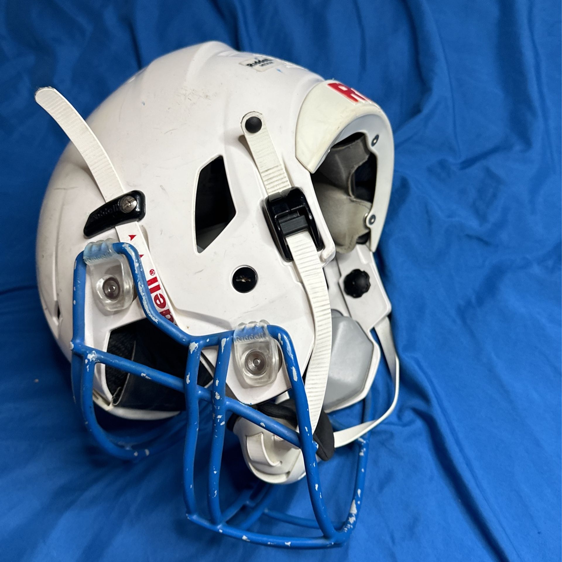 youth medium Riddell speed flex for Sale in Buckeye, AZ - OfferUp