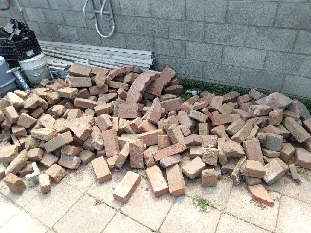 Free Bricks for Sale in Montclair, CA - OfferUp