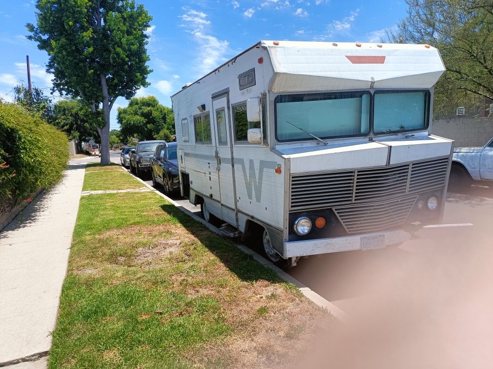 Classic Vintage 1972 Winnebago RV 19 Ft Long Brave for Sale in Los ...