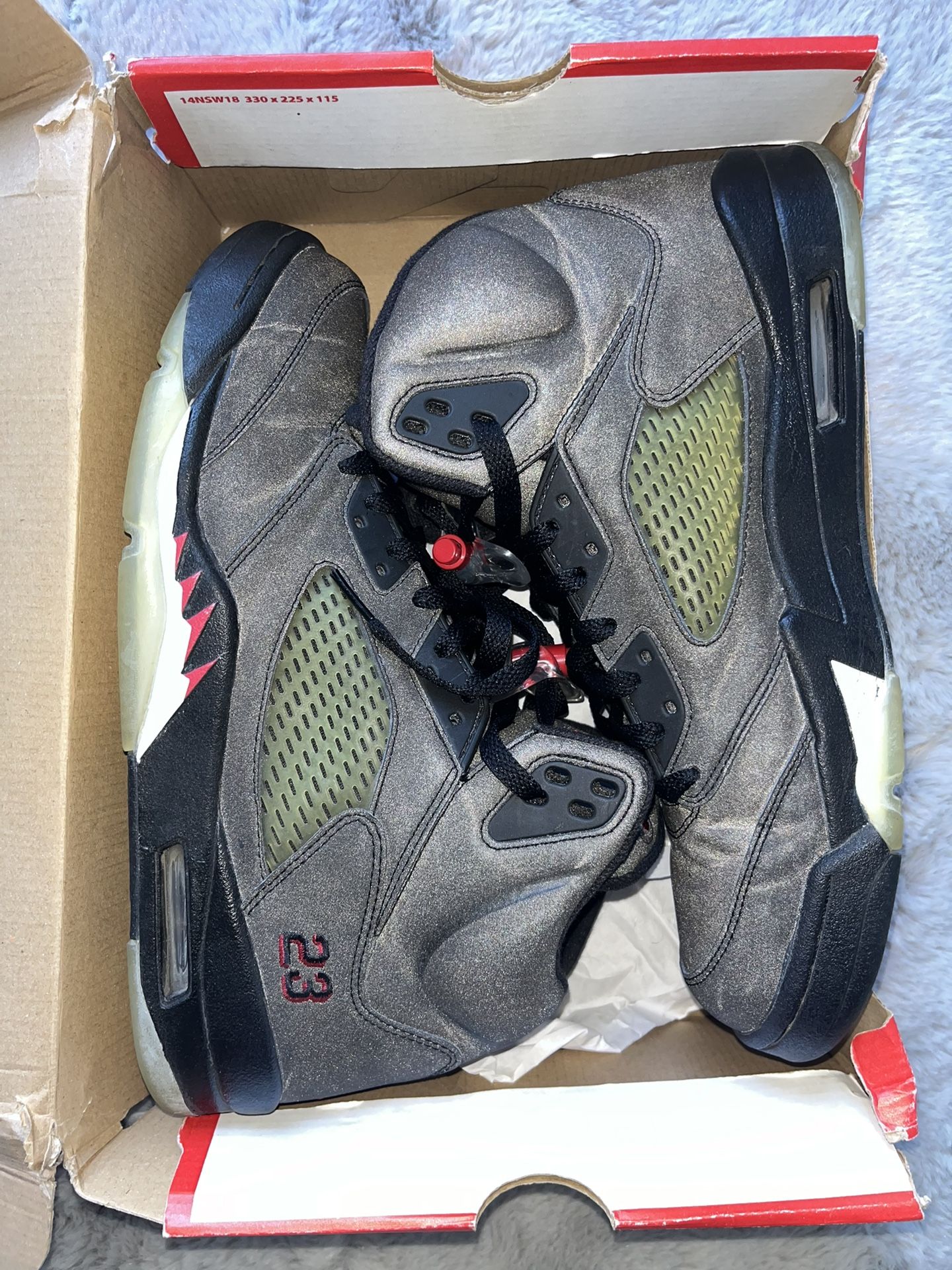 Jordan 5 Raging Bull 3M for Sale in Seattle, WA - OfferUp