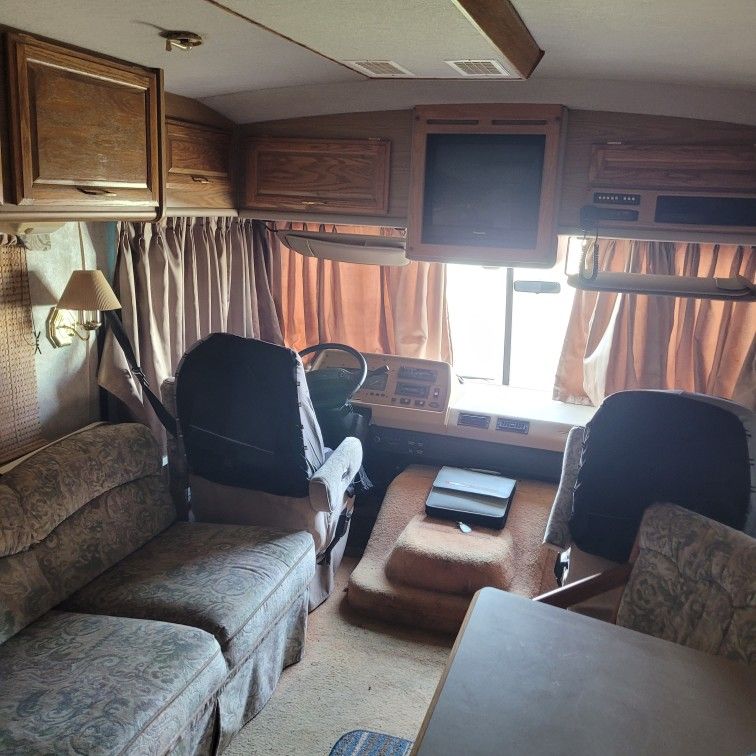 96 Fleetwood 35ft bounder for Sale in Suffolk, VA - OfferUp