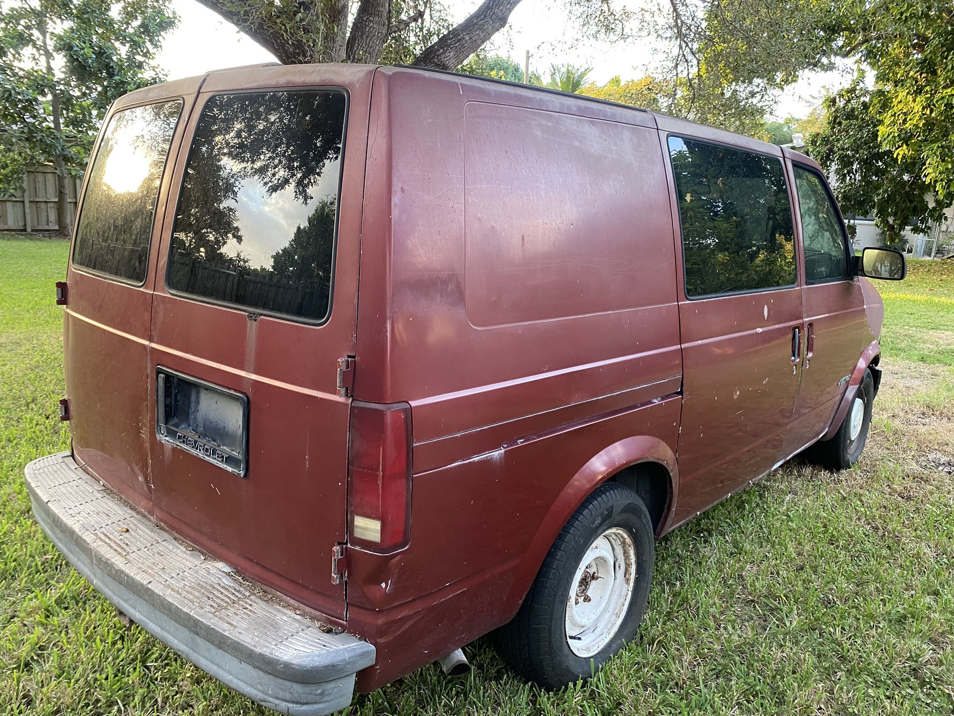 1995 Chevrolet Astro for Sale in North Miami Beach, FL - OfferUp